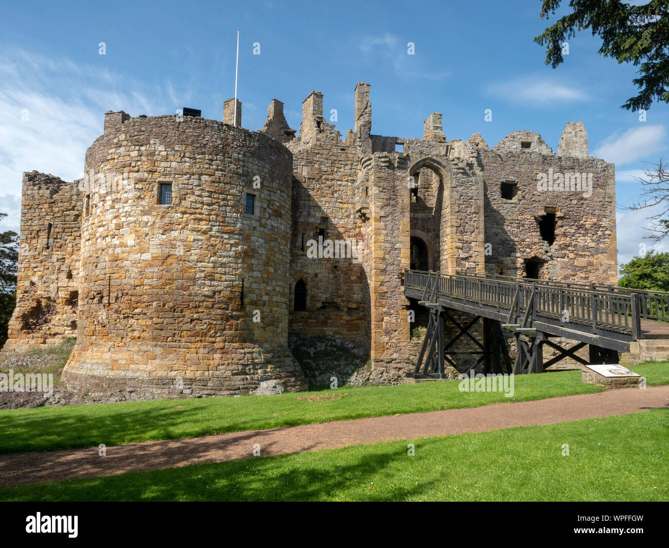 Dirleton Castle, Scotland Stock Photo - Alamy