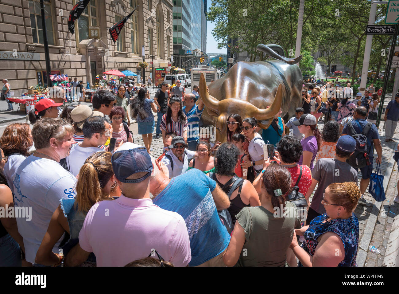 People Crowding High Resolution Stock Photography and Images - Alamy