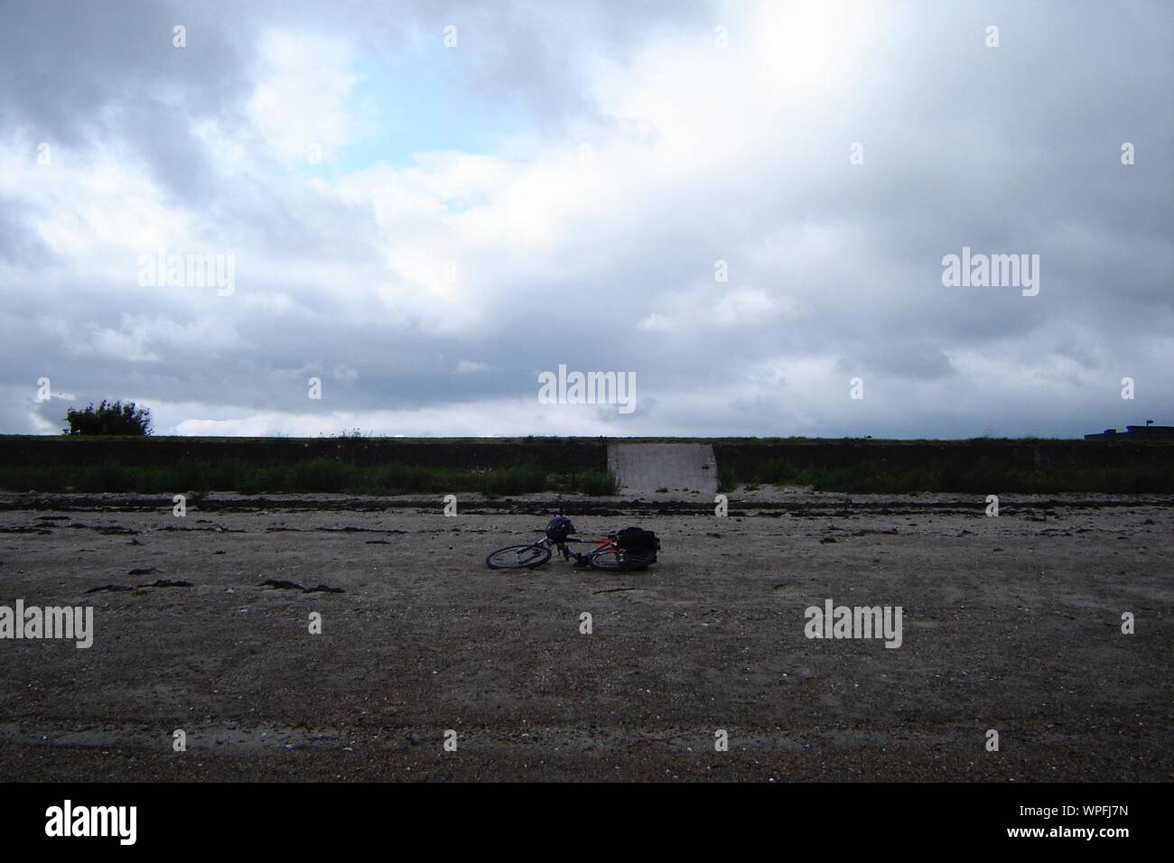 Bike at the beach hi-res stock photography and images - Alamy