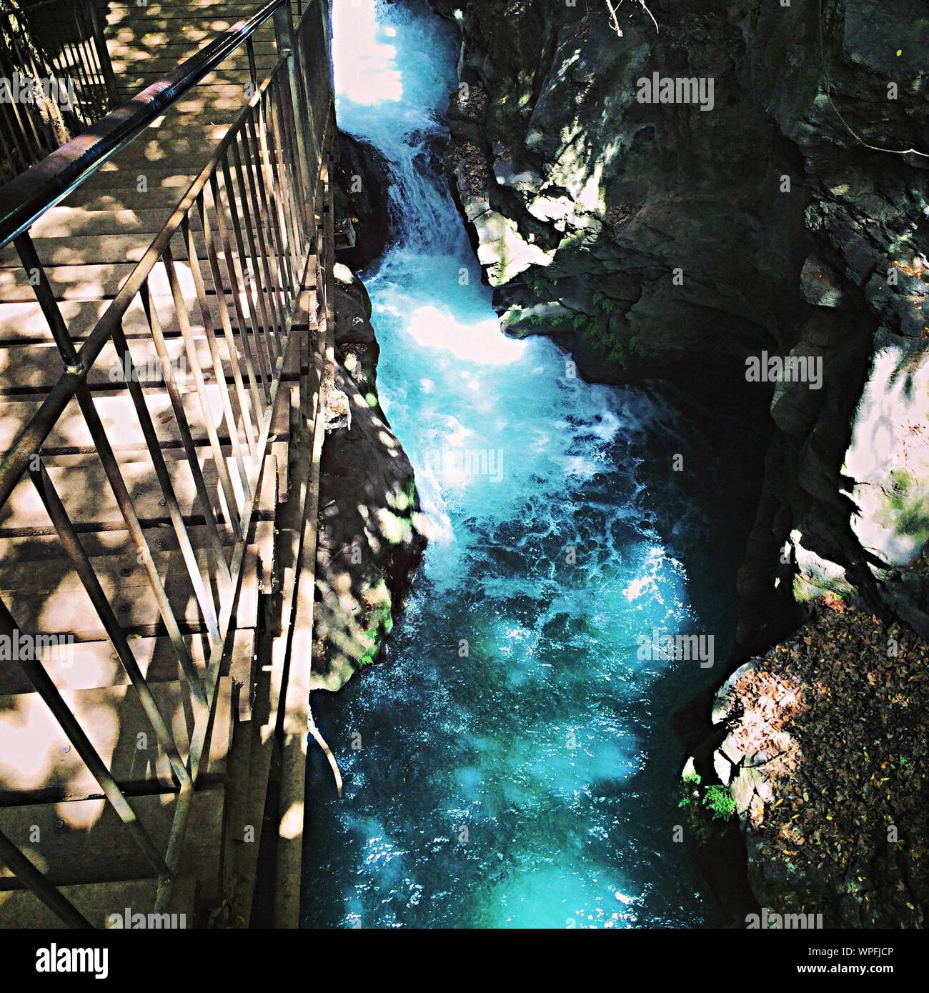 Footbridge over stream architecture hi-res stock photography and images ...