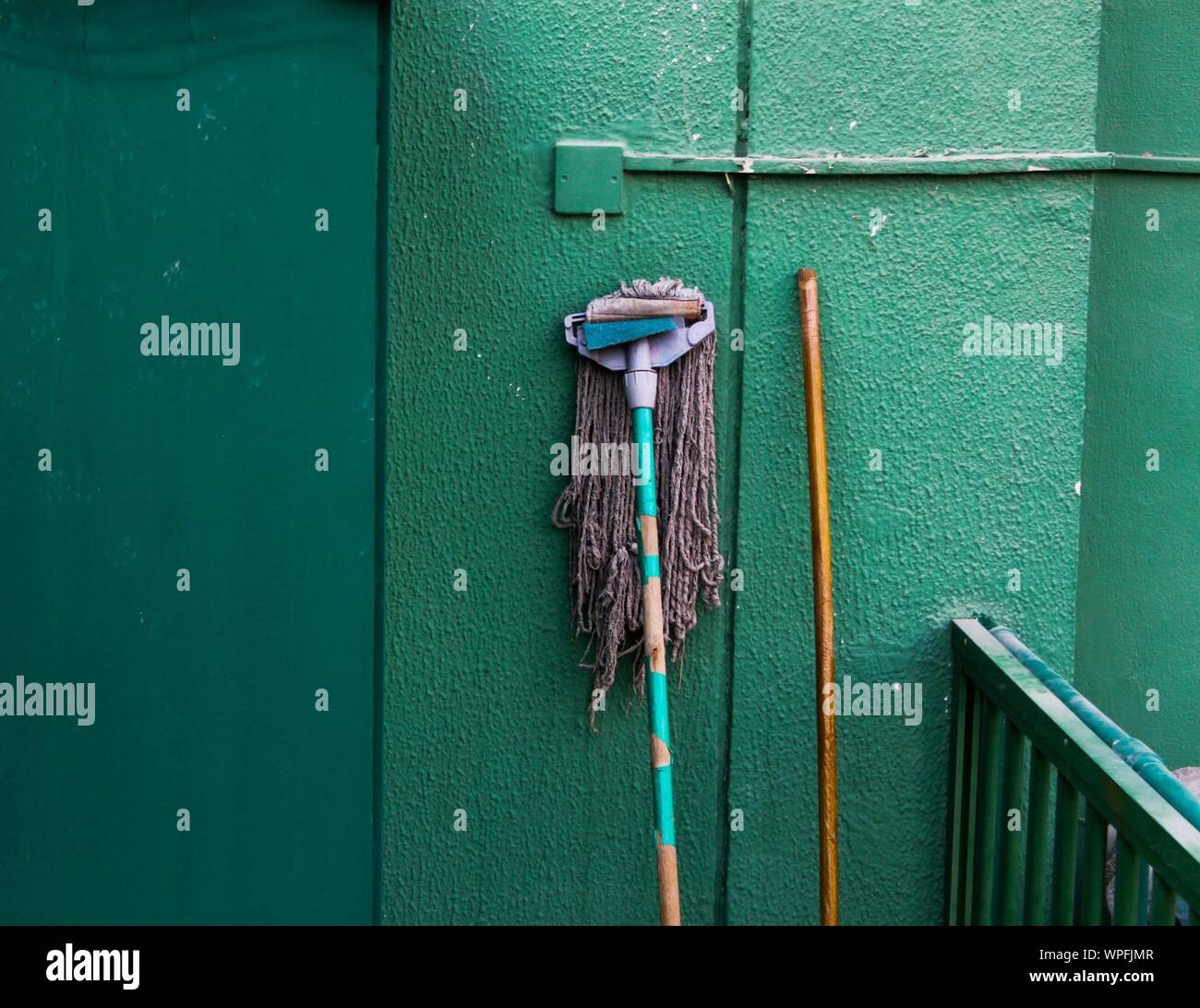 Mop hi-res stock photography and images - Alamy
