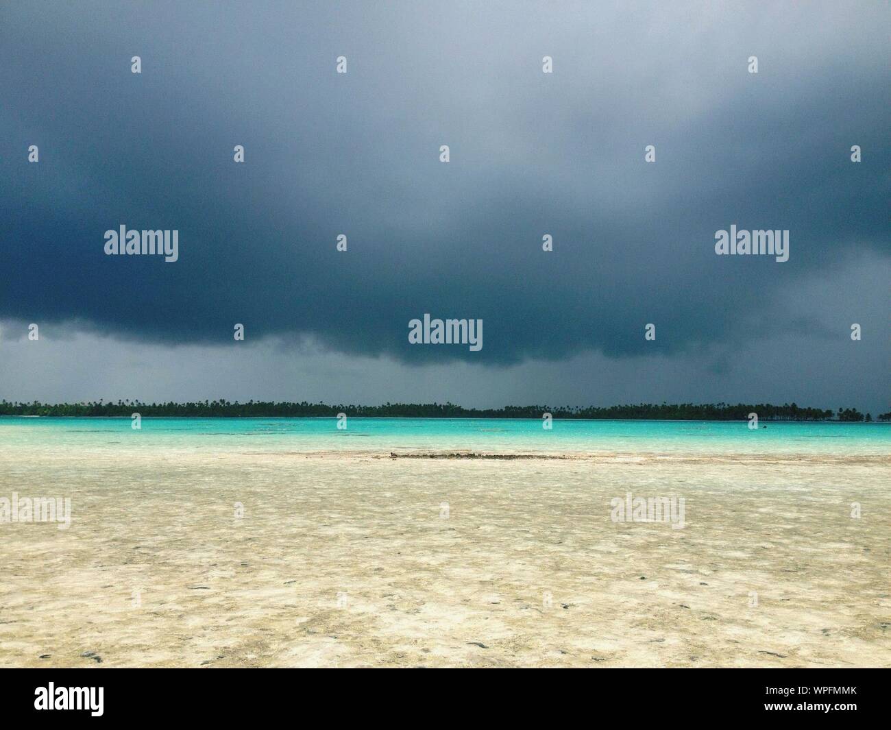 Cloud overcast in beach hi-res stock photography and images - Alamy