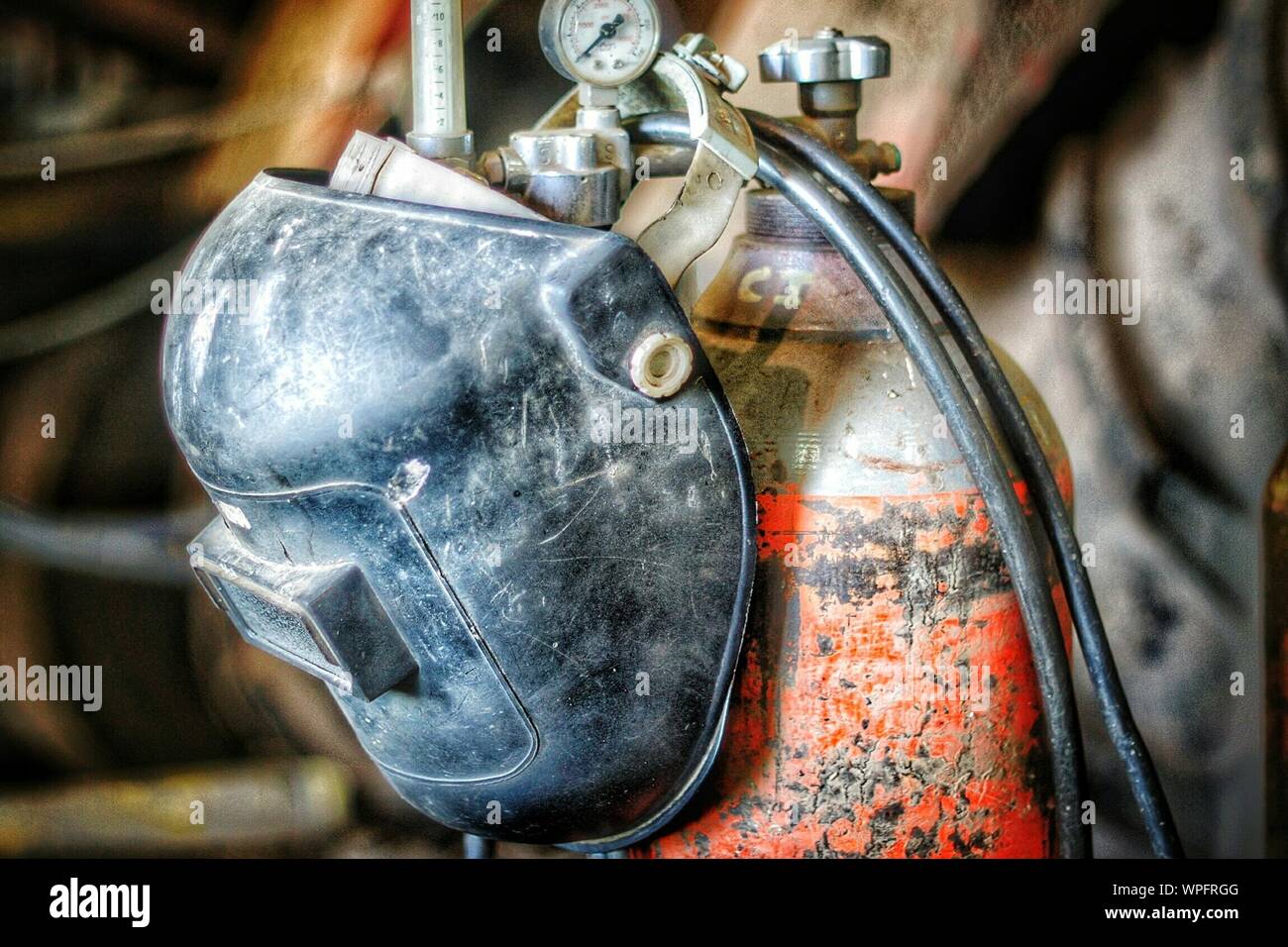 Welding gas cylinder hi-res stock photography and images - Alamy