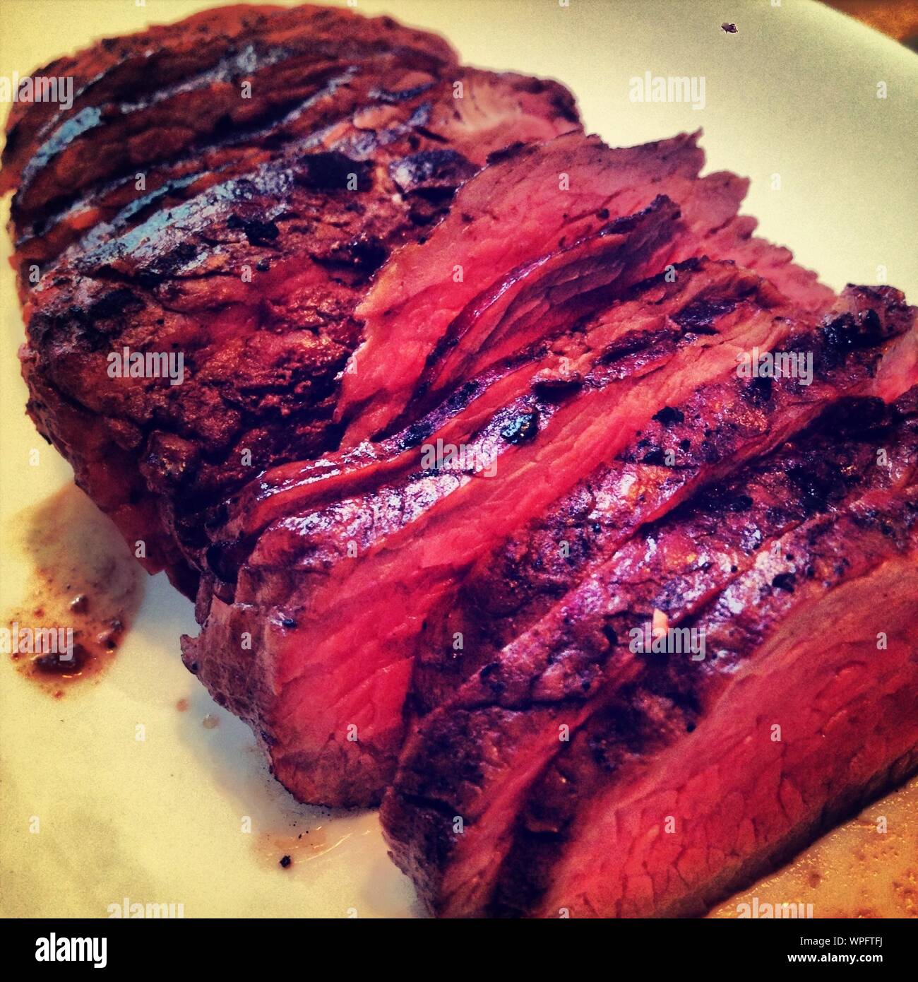 Cooked roast beef slices hi-res stock photography and images - Alamy