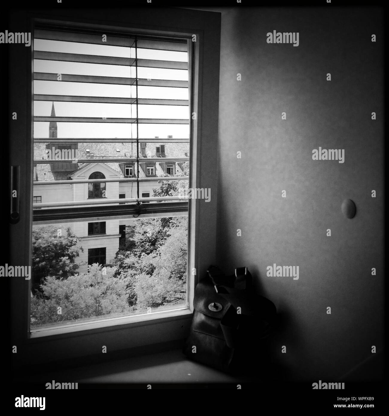 Shutter window hi-res stock photography and images - Alamy