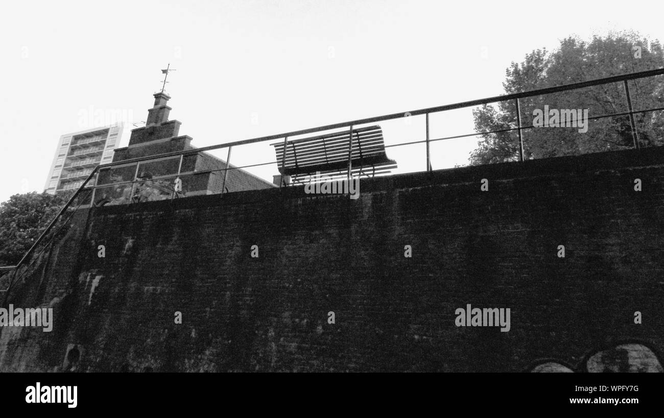 Quay Quay Wall High Resolution Stock Photography and Images - Alamy