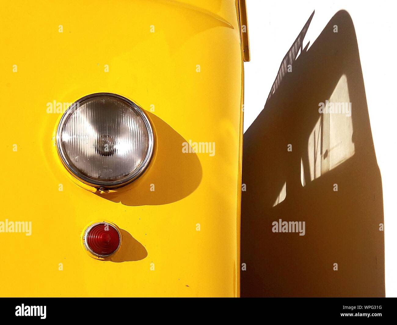 Headlight vehicle hi-res stock photography and images - Alamy