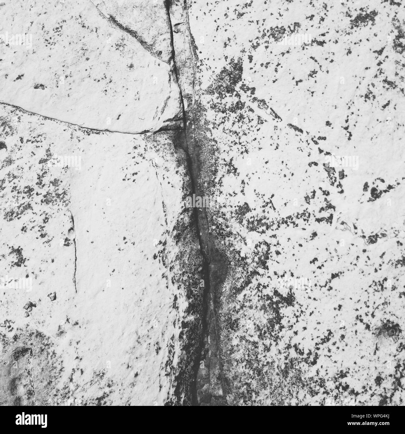 Cracked rock hi-res stock photography and images - Alamy