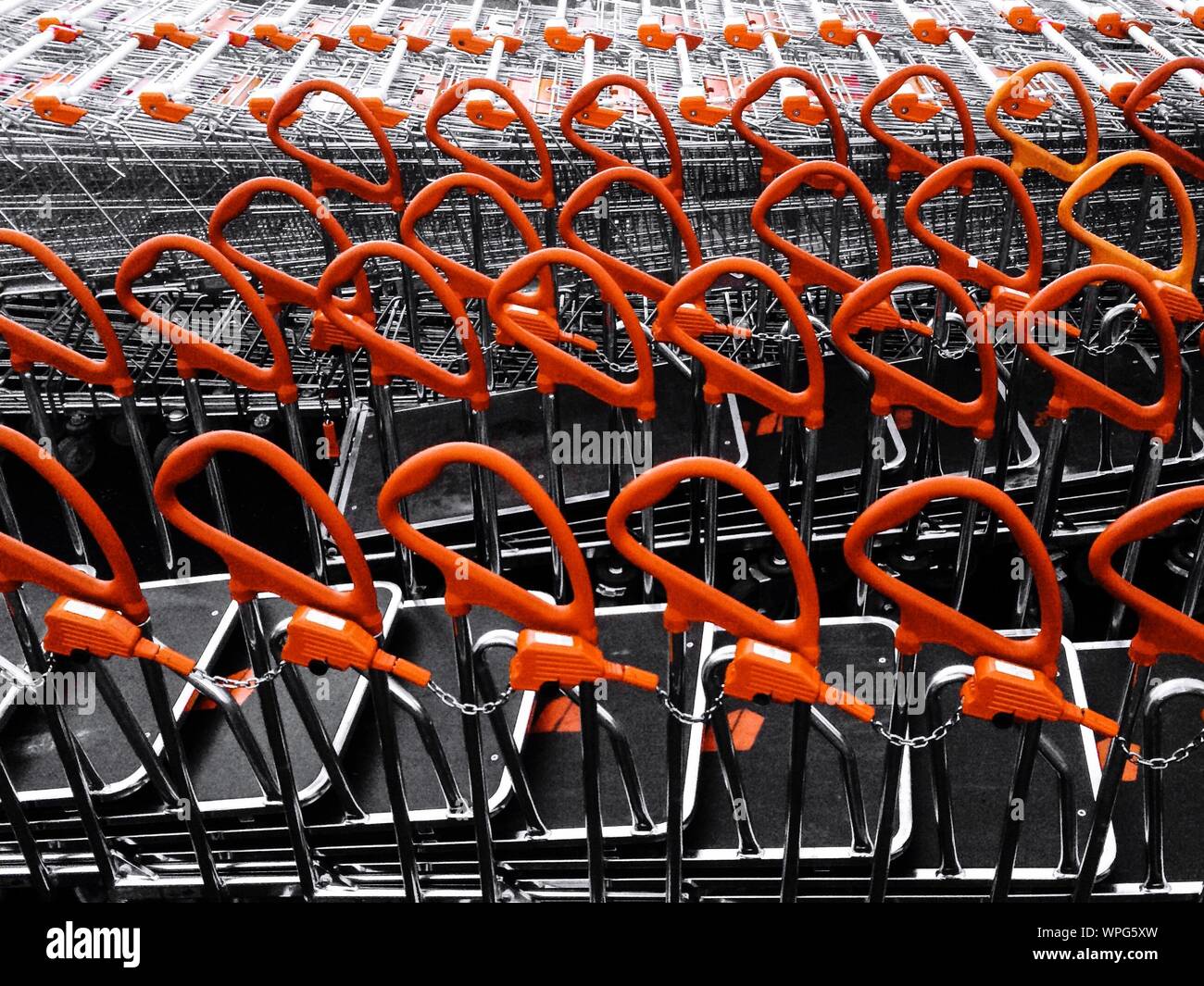 Cart lock hi-res stock photography and images - Alamy