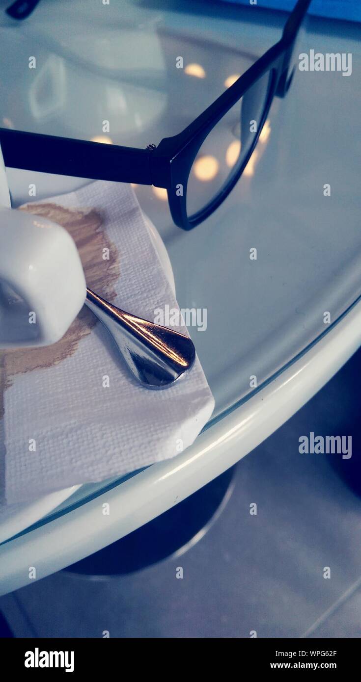 Facial material hi-res stock photography and images - Alamy