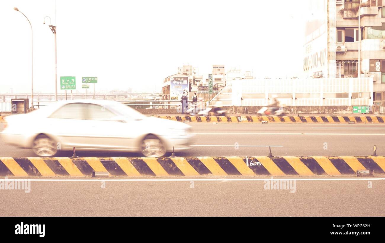 Fast moving city hi-res stock photography and images - Alamy