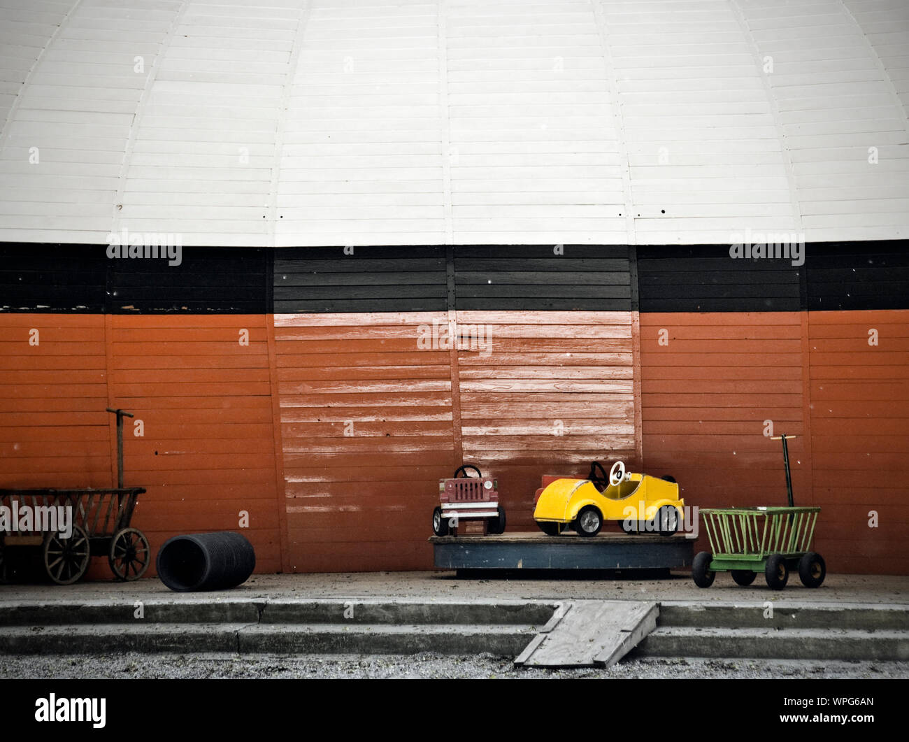 Car park wall hi-res stock photography and images - Alamy