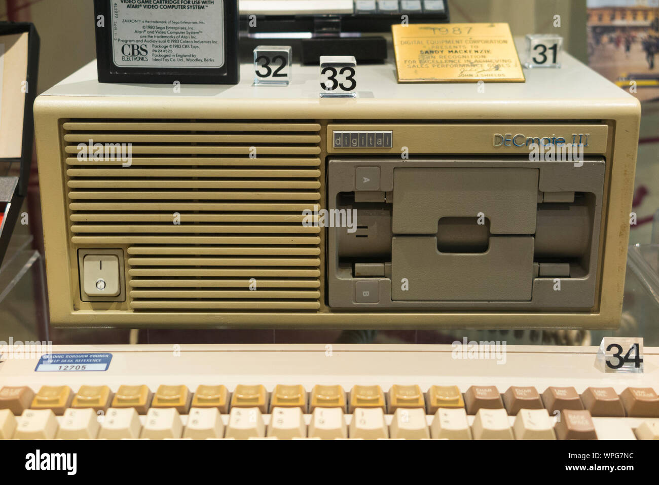 Old technology vintage computer equipment; DECmate computers / DEC Mate ...