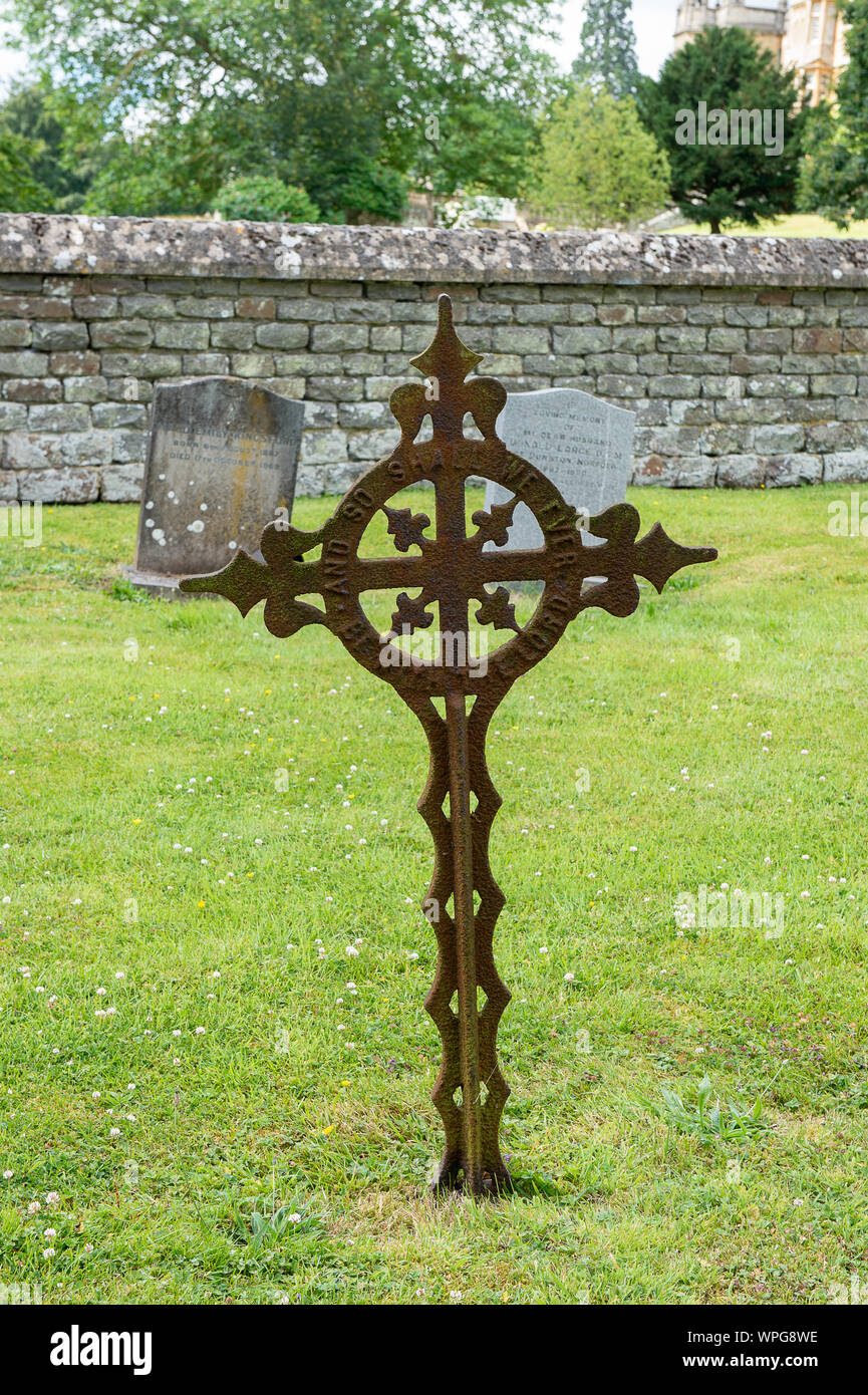 Englefield house estate hi-res stock photography and images - Alamy