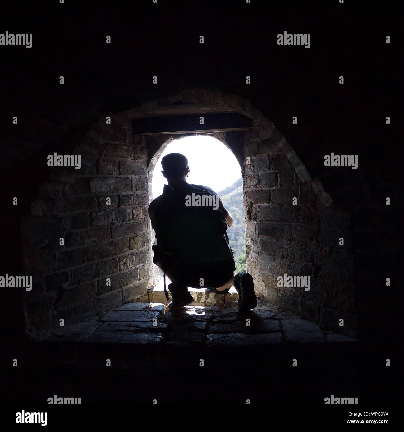 Old man kneeling hi-res stock photography and images - Alamy