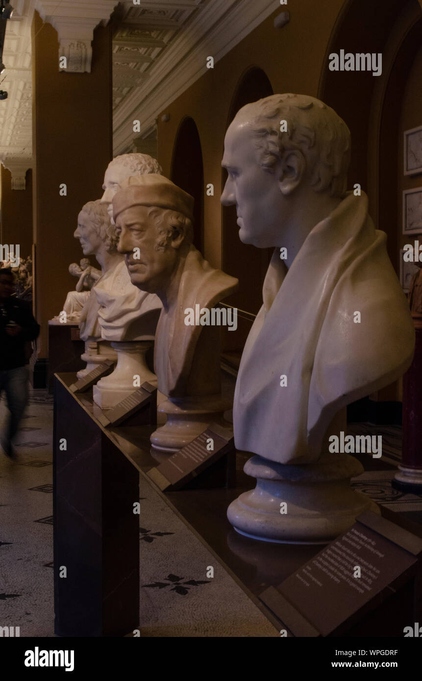 Women busts hi-res stock photography and images - Alamy