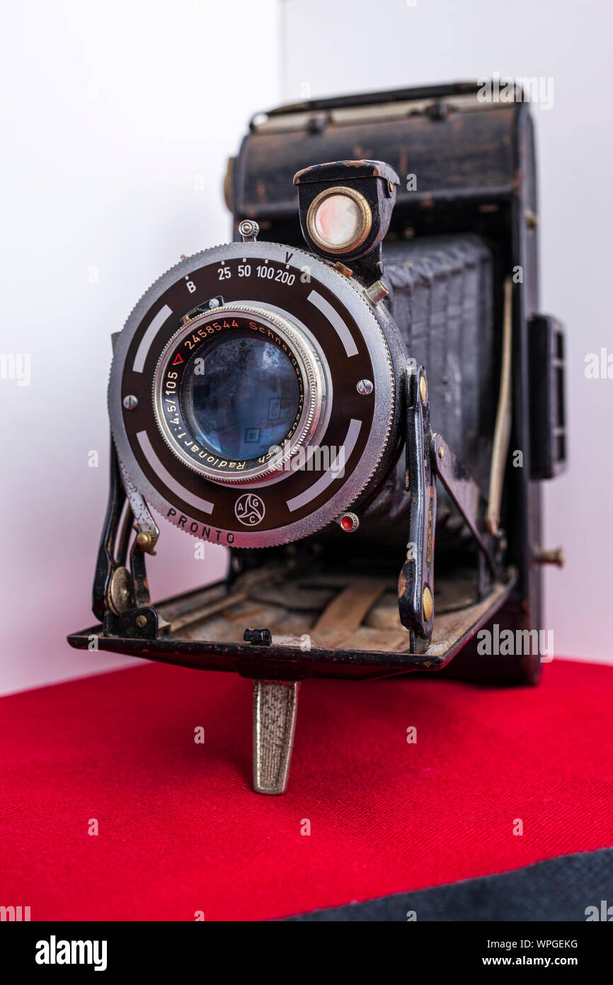 Vintage AGC Pronto folding camera from the 1950s with Schneider ...