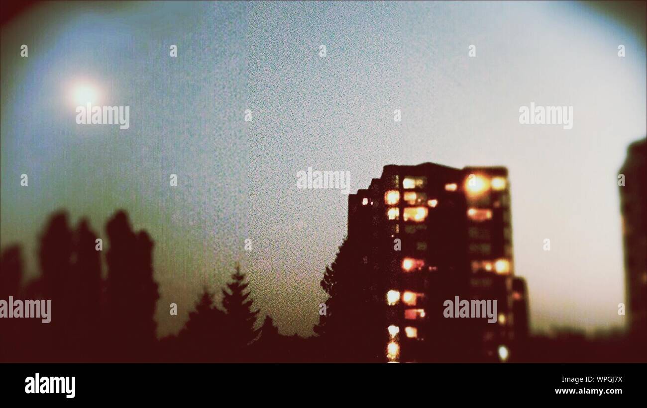 Exterior apartment building night hi-res stock photography and images ...