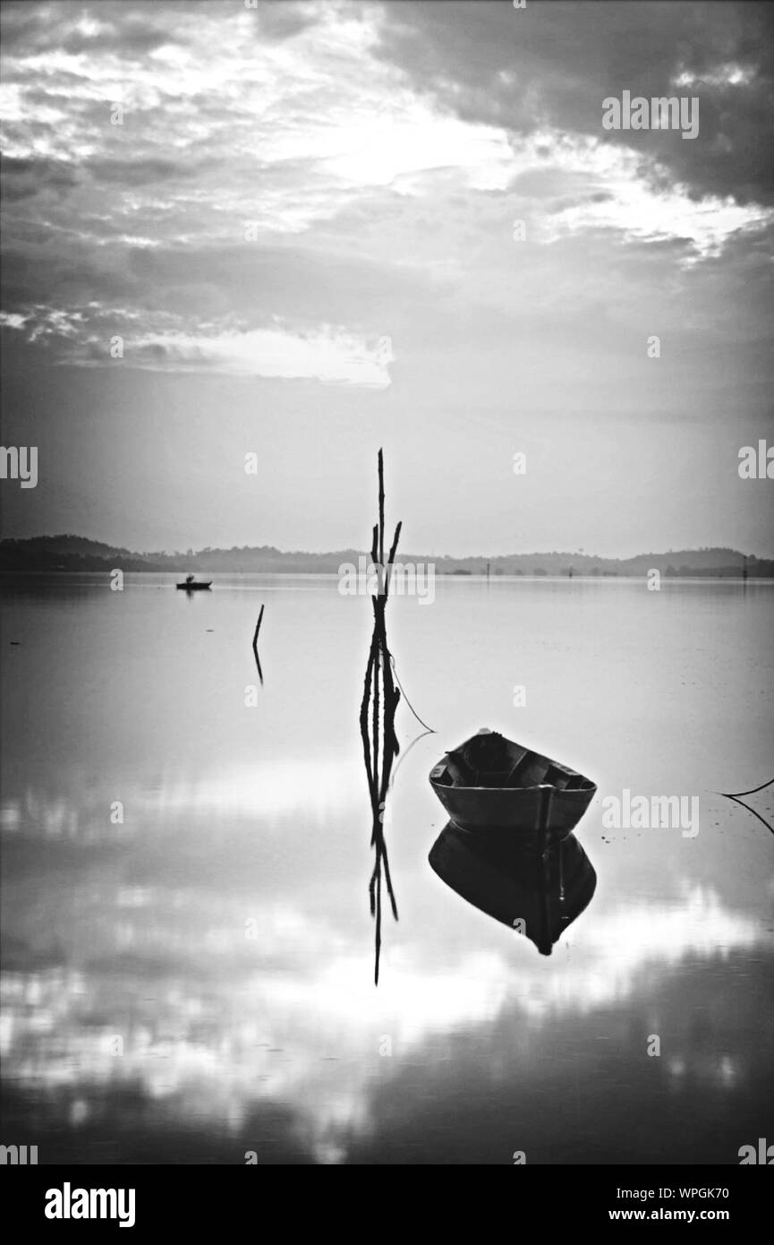 Empty boat on river hi-res stock photography and images - Alamy