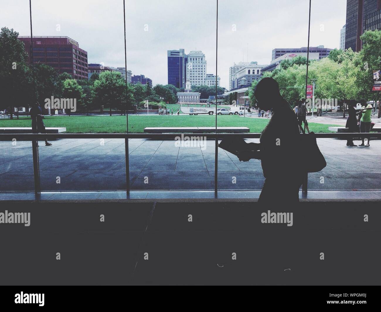 Silhouette man reading hi-res stock photography and images - Alamy