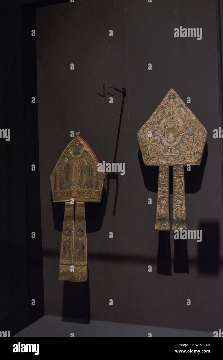 Couching stitches hi-res stock photography and images - Alamy