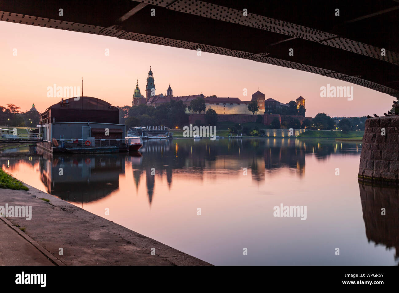 Dawn vistula river wawel hi-res stock photography and images - Alamy