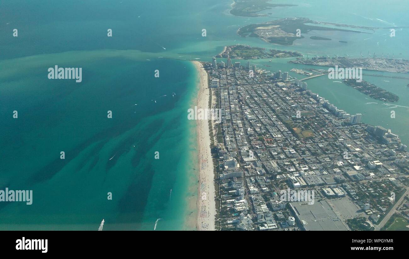 City and coastal nature hi-res stock photography and images - Alamy
