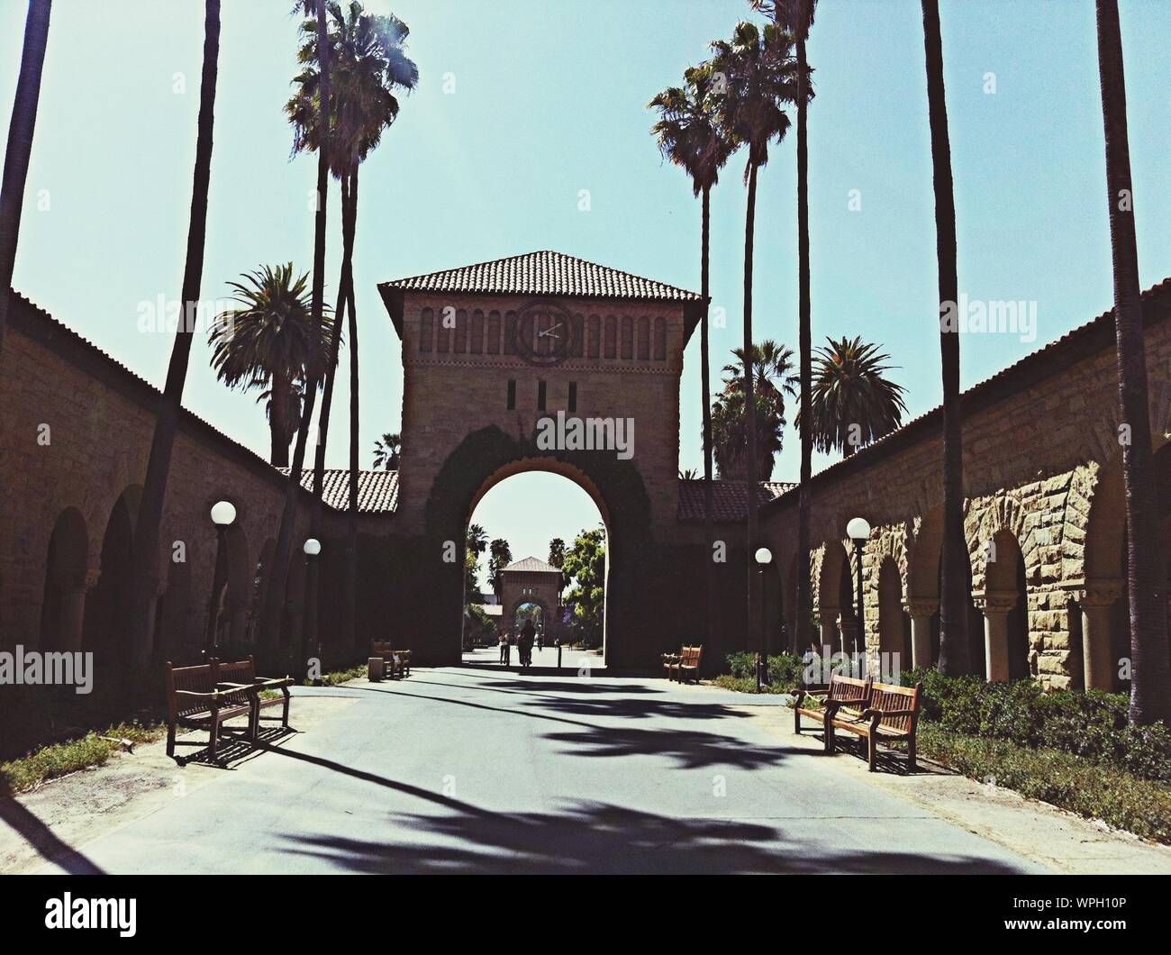 Medieval gate hi-res stock photography and images - Alamy