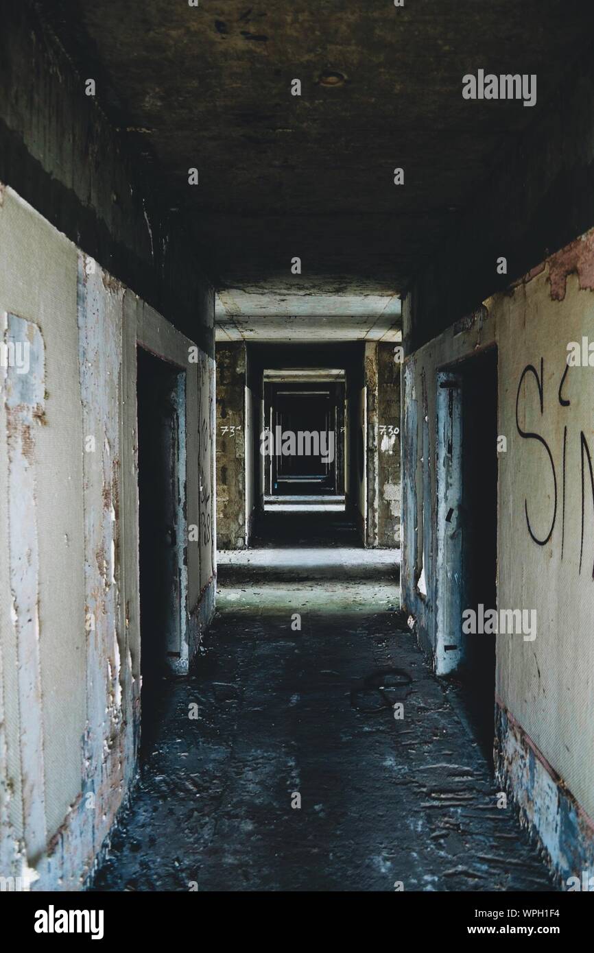 Graffiti corridor hi-res stock photography and images - Alamy