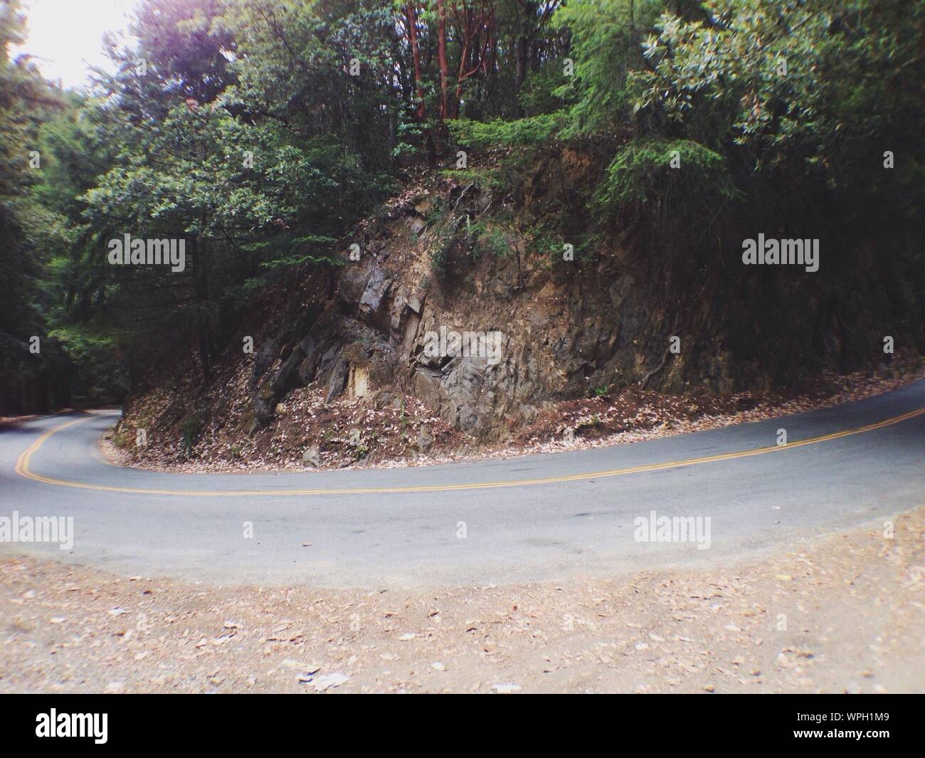 Serpentine road hi-res stock photography and images - Alamy