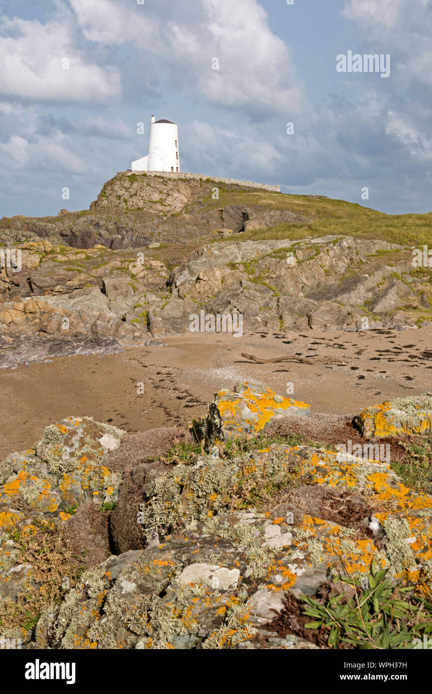 Tŵr Mawr lighthouse on Llanddwyn Island, "Welsh;Ynys Llanddwyn", part ...