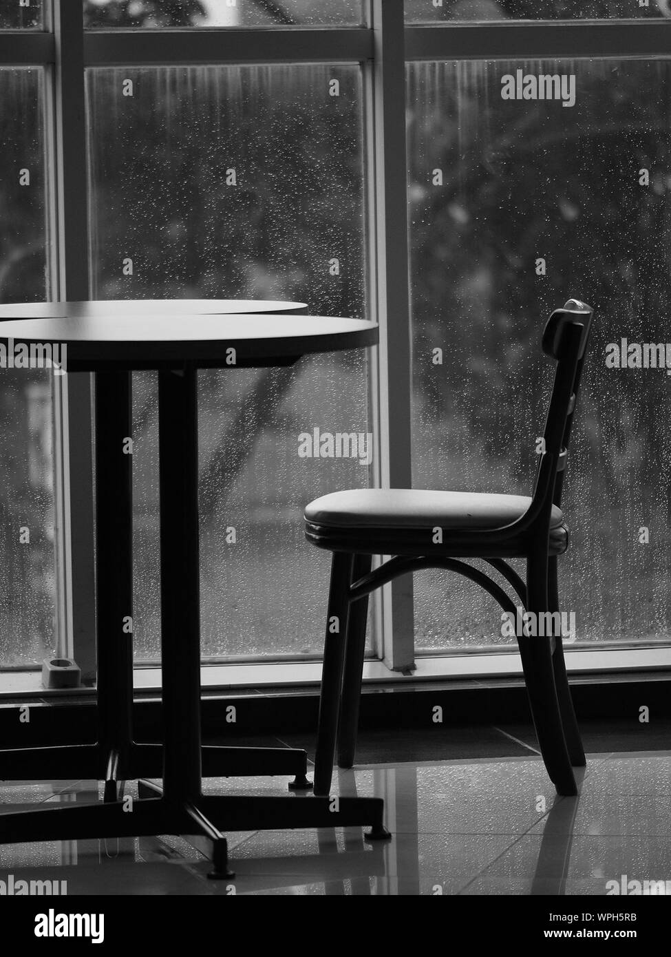 Table side view Black and White Stock Photos & Images - Alamy