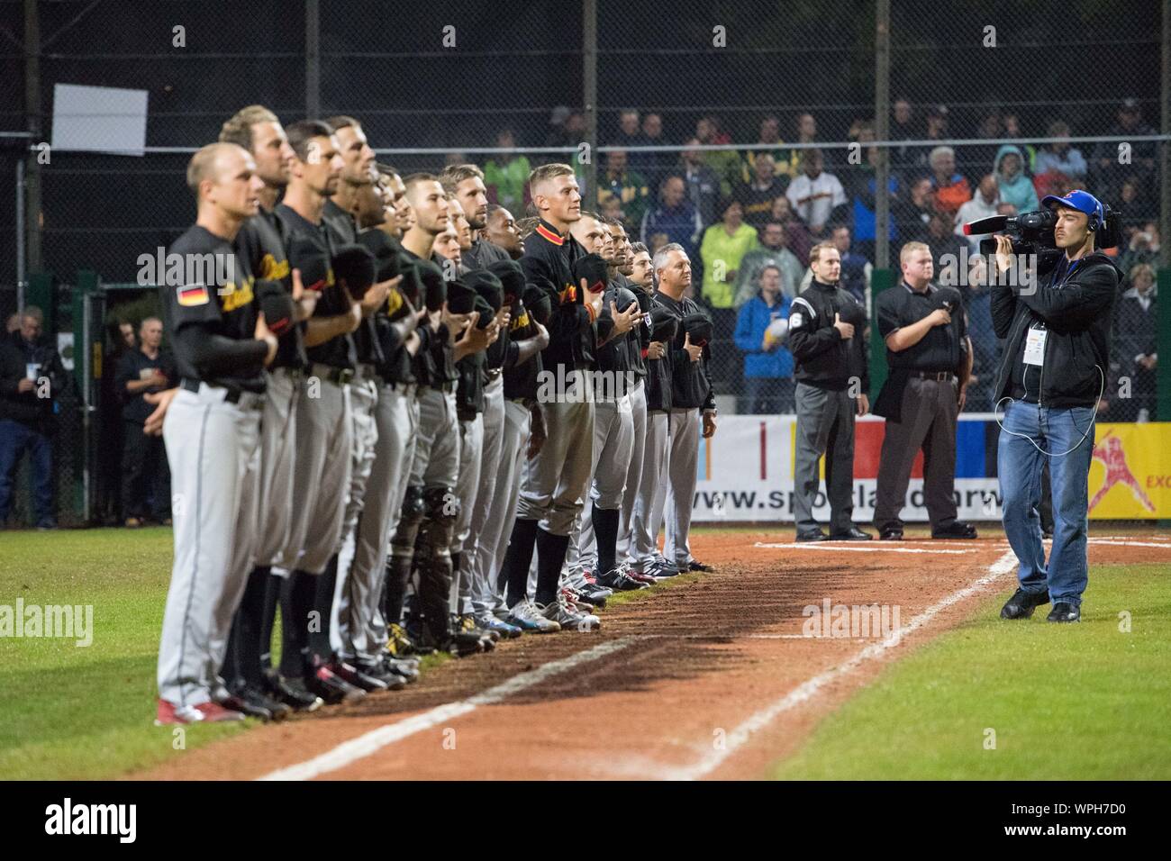 Bonn, Deutschland. 08th Sep, 2019. The German national team listens to ...