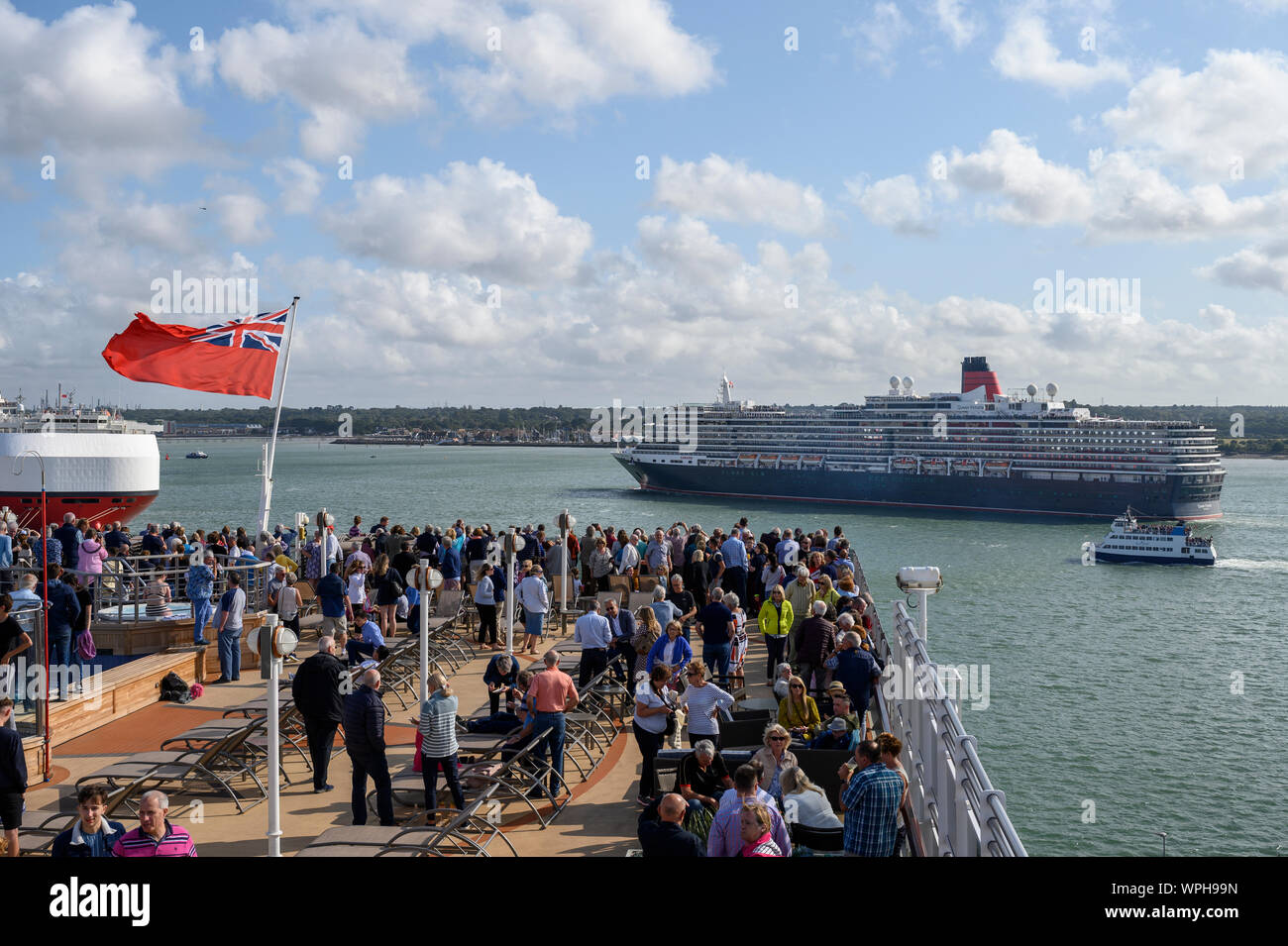 Cunard queen victoria cruise ship hi-res stock photography and images ...