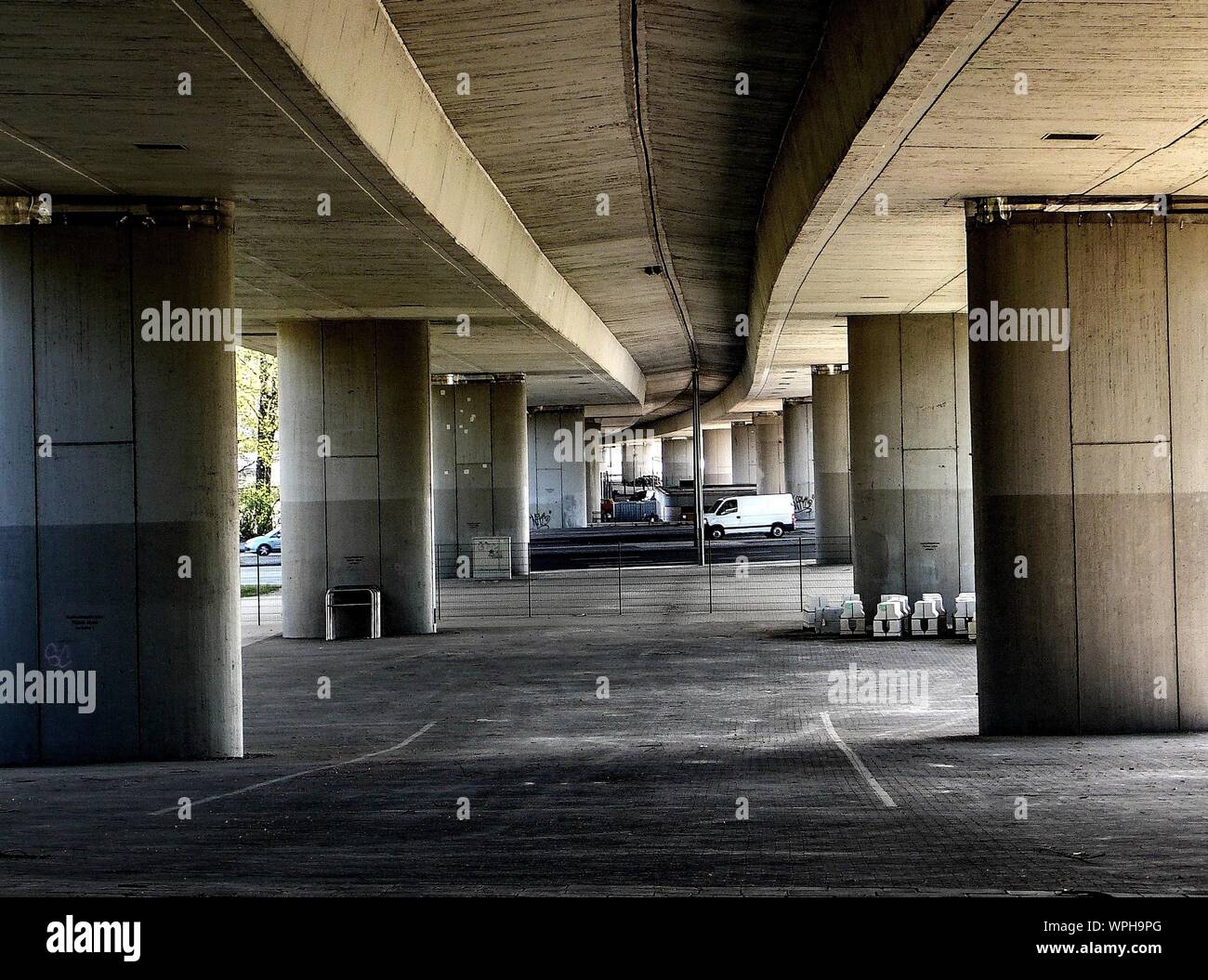 Cobblestone columns hi-res stock photography and images - Alamy