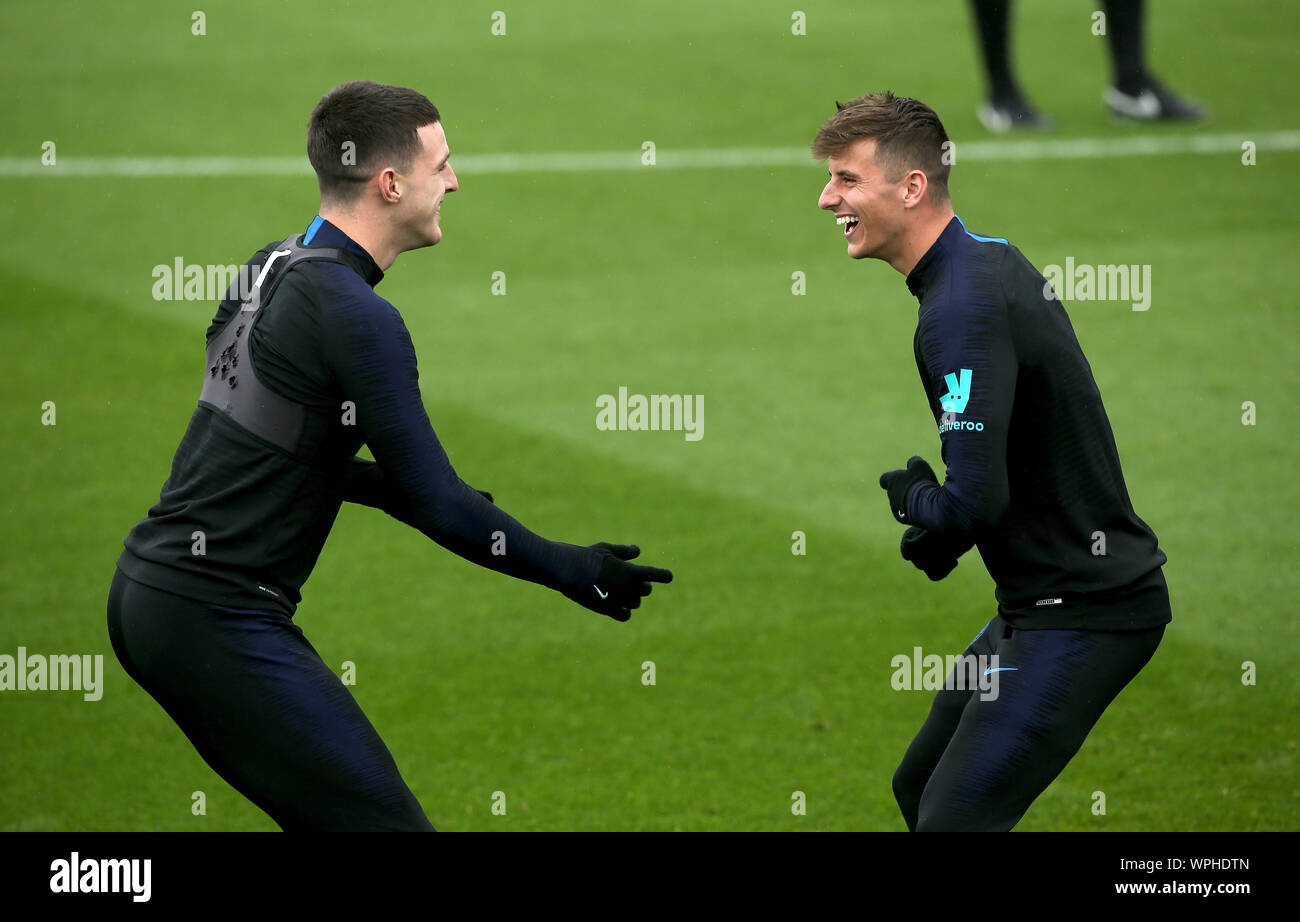 England's Declan Rice (left) and Mason Mount during a training session ...