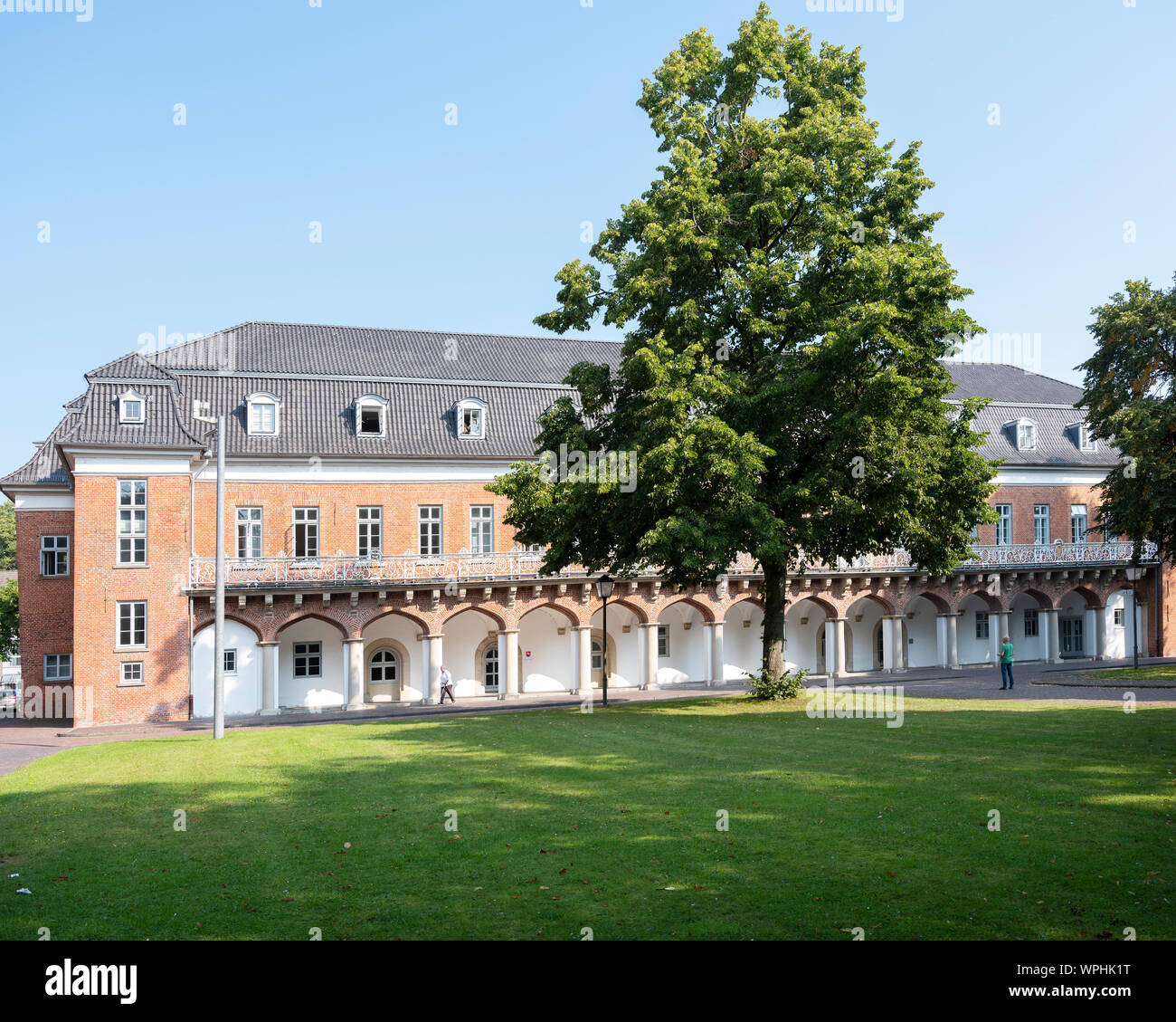 Schloss aurich ostfriesland niedersachsen deutschland hi-res stock ...