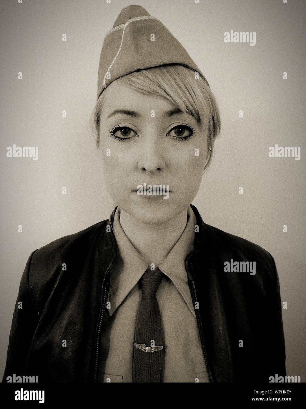 Woman soldier hi-res stock photography and images - Alamy