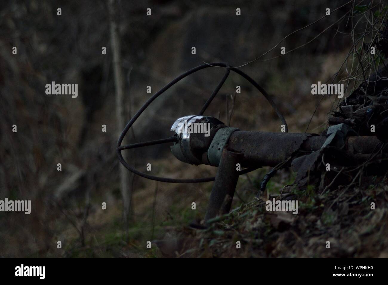 Damaged machine hi-res stock photography and images - Alamy