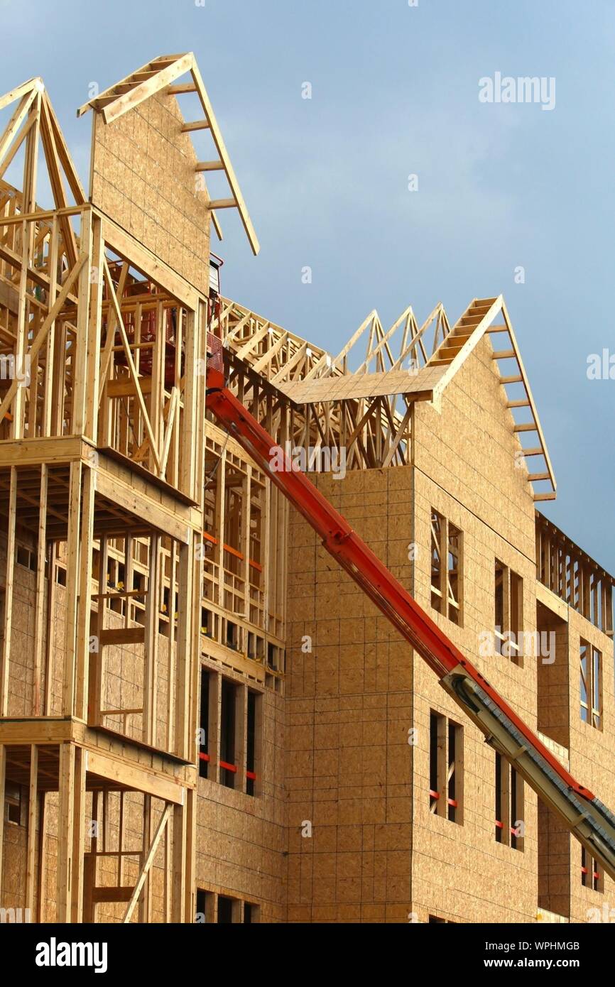 House structure under construction hi-res stock photography and images ...