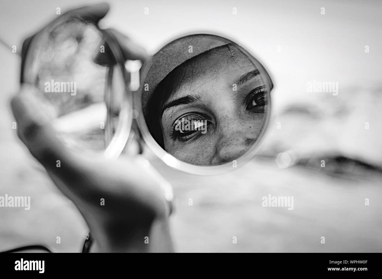 Face to face with mirror hi-res stock photography and images - Alamy
