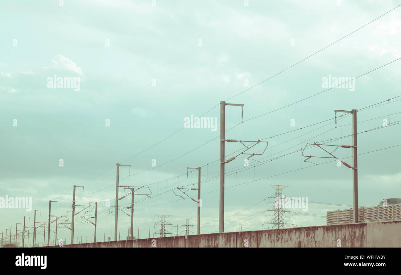 Street light power cable pole hi-res stock photography and images - Alamy