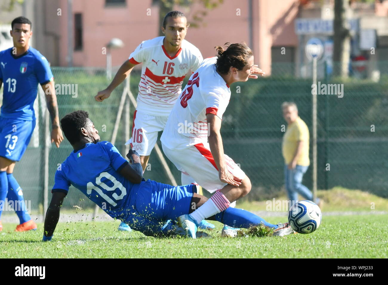 Manu vs hi-res stock photography and images - Alamy
