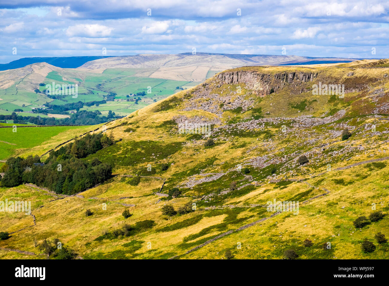 Castle Naze on Combs Moss, an area of moorland in the Peak District ...