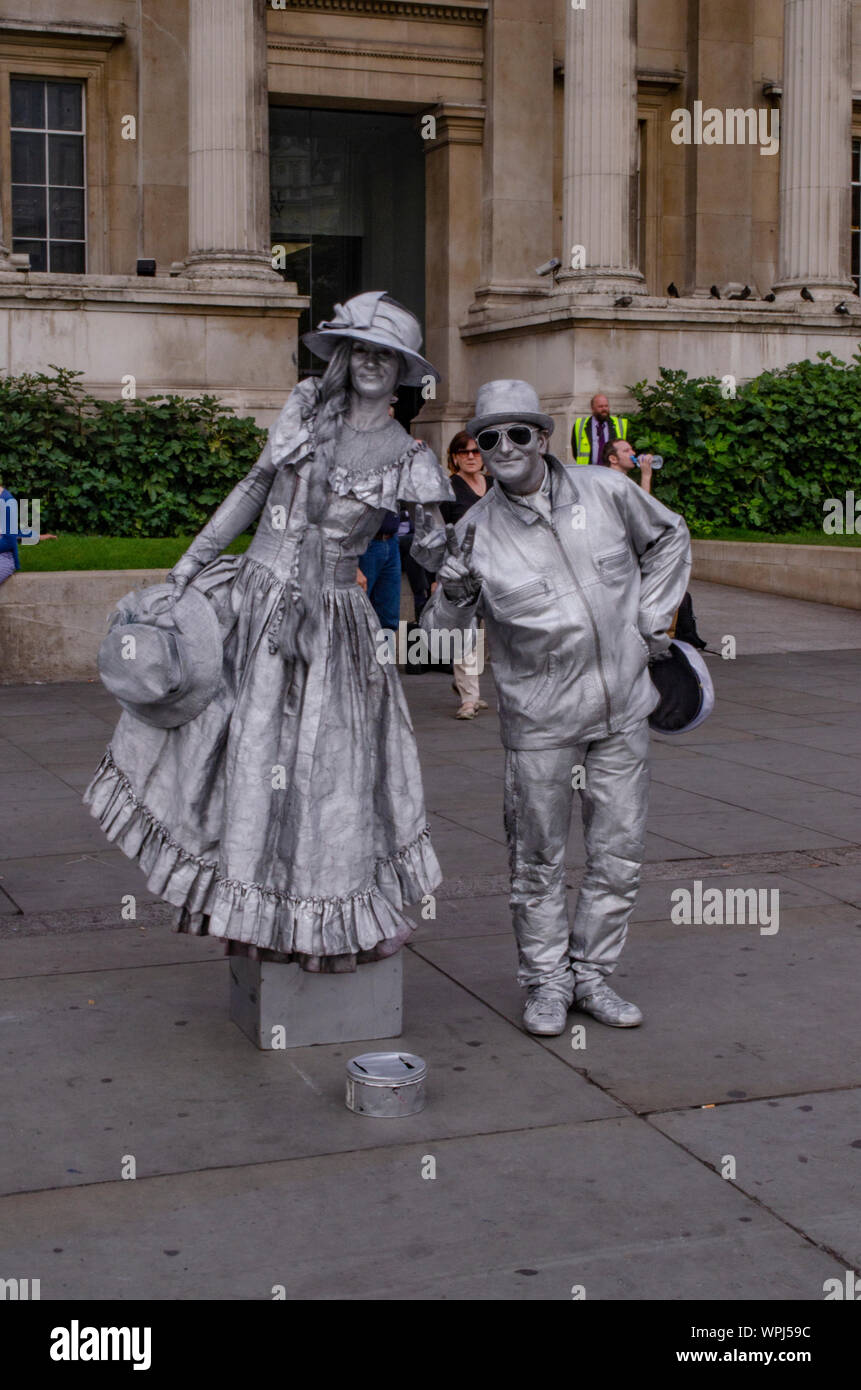 Living statues around the National Gallery, London Stock Photo - Alamy