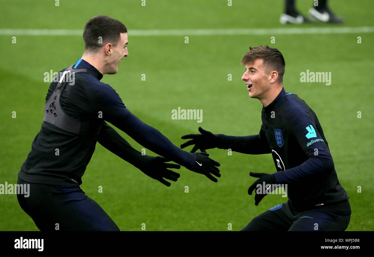 England's Declan Rice (left) and Mason Mount during a training session ...