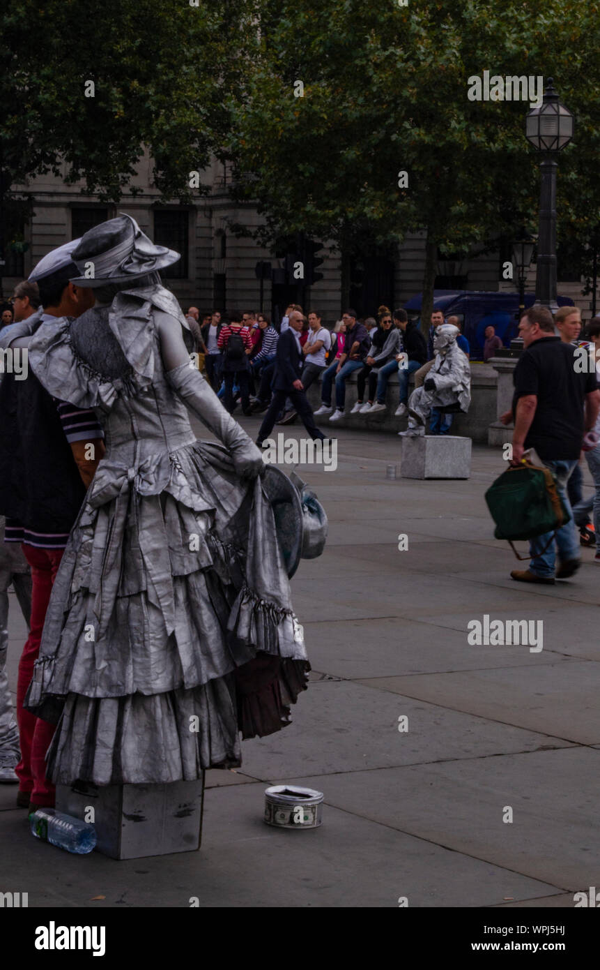 Living statues around the National Gallery, London Stock Photo - Alamy