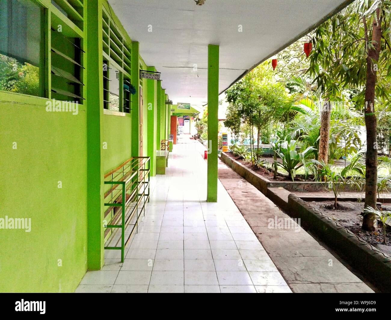 Corridor school hi-res stock photography and images - Alamy