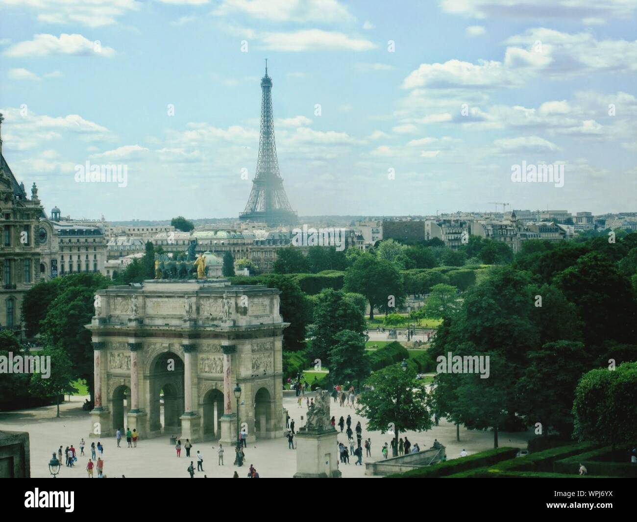 Eiffel tower to arc de triomphe hi-res stock photography and images - Alamy