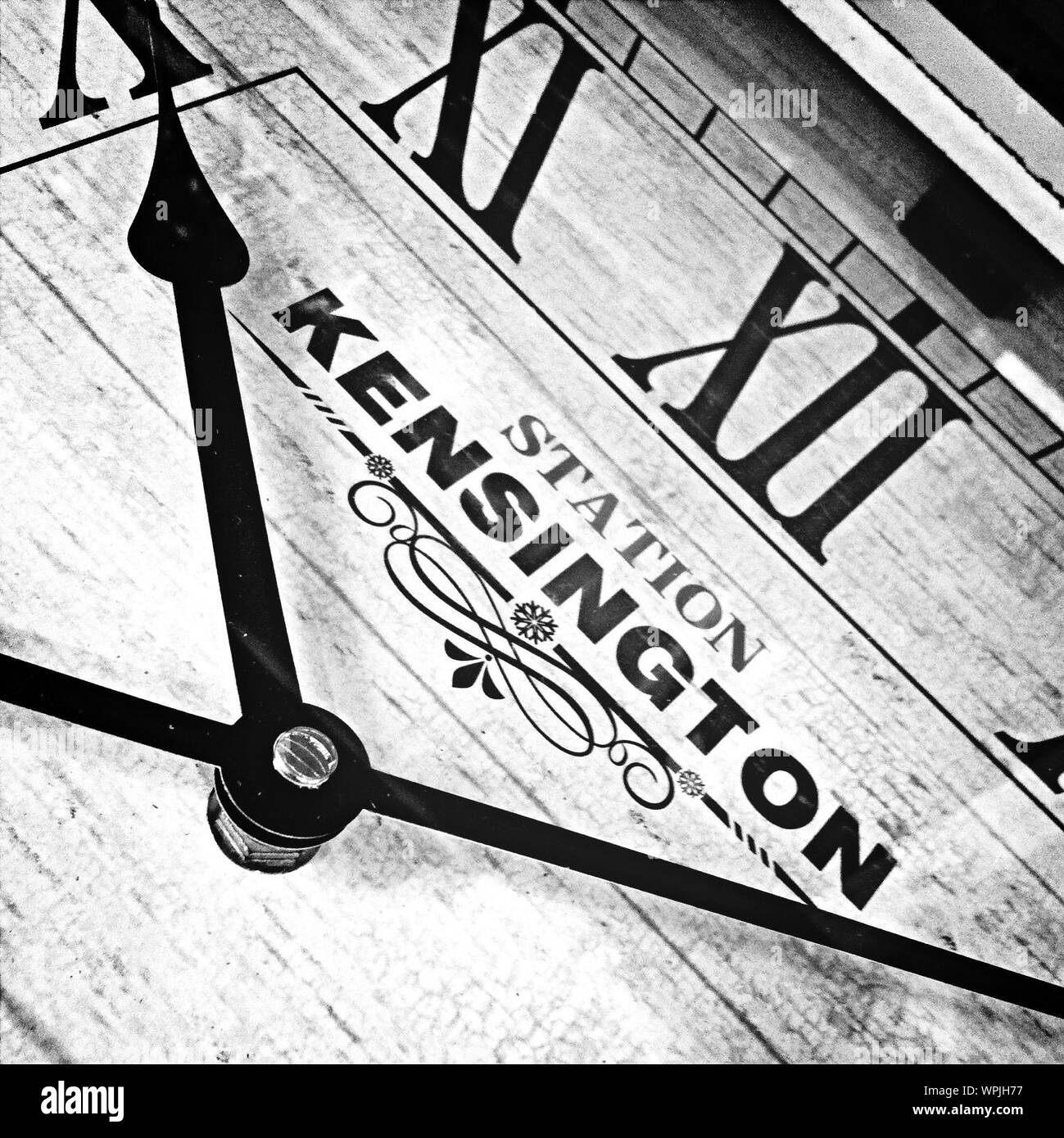 Clock text hi-res stock photography and images - Alamy